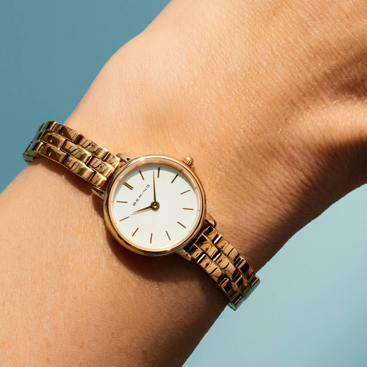 Classic | polished gold | 11022-734 | BERING ® | Official Website | UK ...